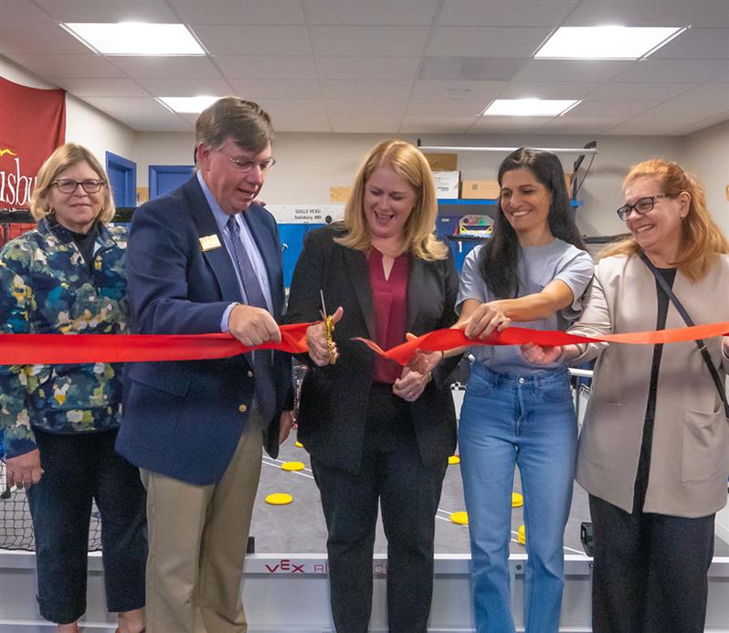 10-11-2022 - Students Take STEM Skills to the Arena at SU's New REAL ...